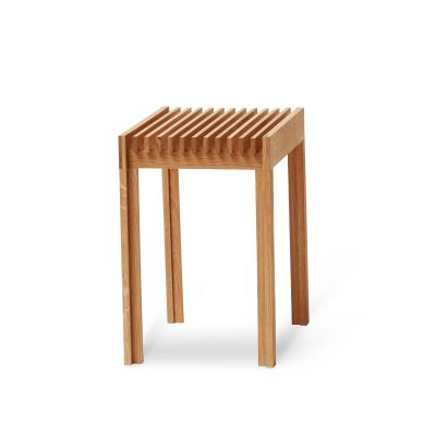 Sitzhocker Eiche LIGHTWEIGHT STOOL von FORM & REFINE | HolzDesignPur